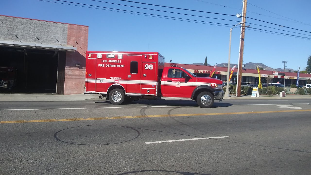 LAFD Rescue 98 Responding - YouTube