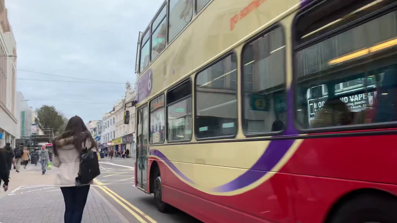 BRIGHTON & HOVE BUS ROUTE 6 PASSING THROUGH WESTERN ROAD BRIGHTON - YouTube