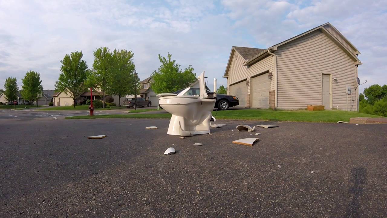 Toilet Gets Smashed By Sledgehammer!!! - YouTube