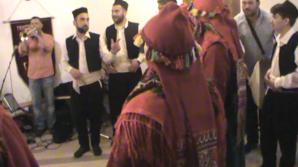 ο πολιτιστικος συλλογος δωματιων χορευει στην Μικροπολη Δραμας - YouTube