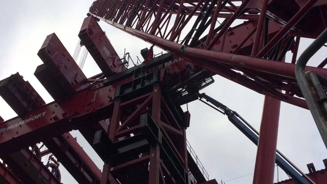 Mammoet Lift TBM To The Surface. - YouTube