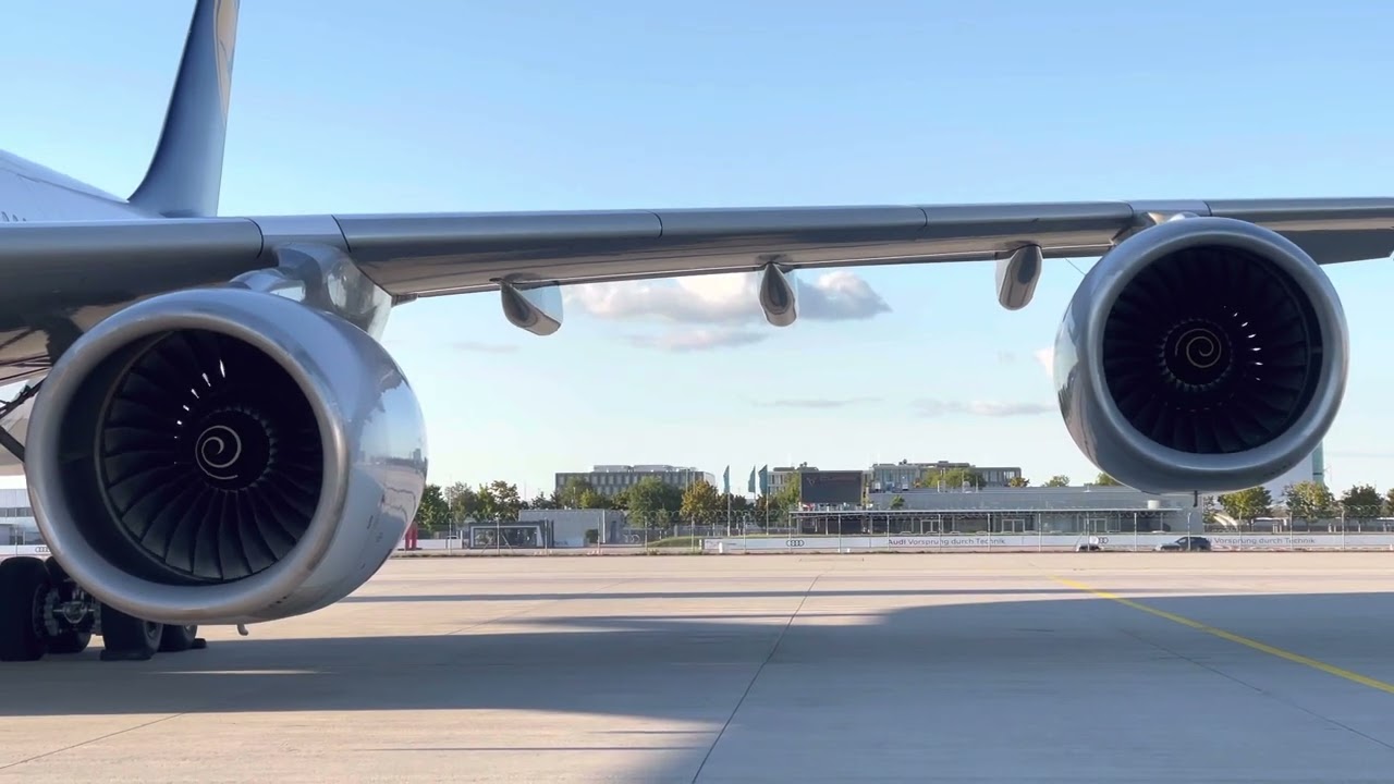 Airbus A340-600 Lufthansa D-AIHU - YouTube