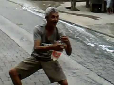 bebado dançando funk