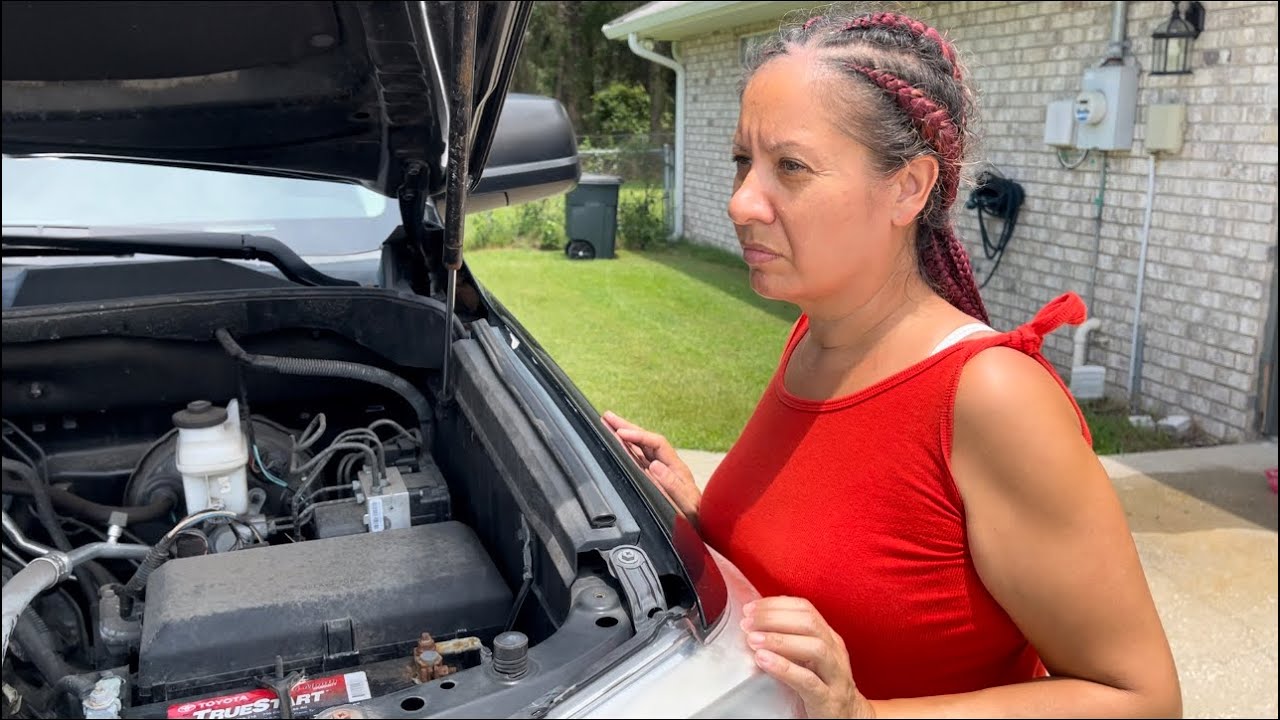 How to tell POSITIVE/NEGATIVE on battery ( 3 ways ) - YouTube