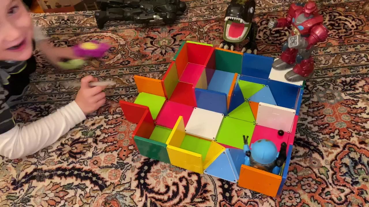 Charlie Wind Powered maze - YouTube