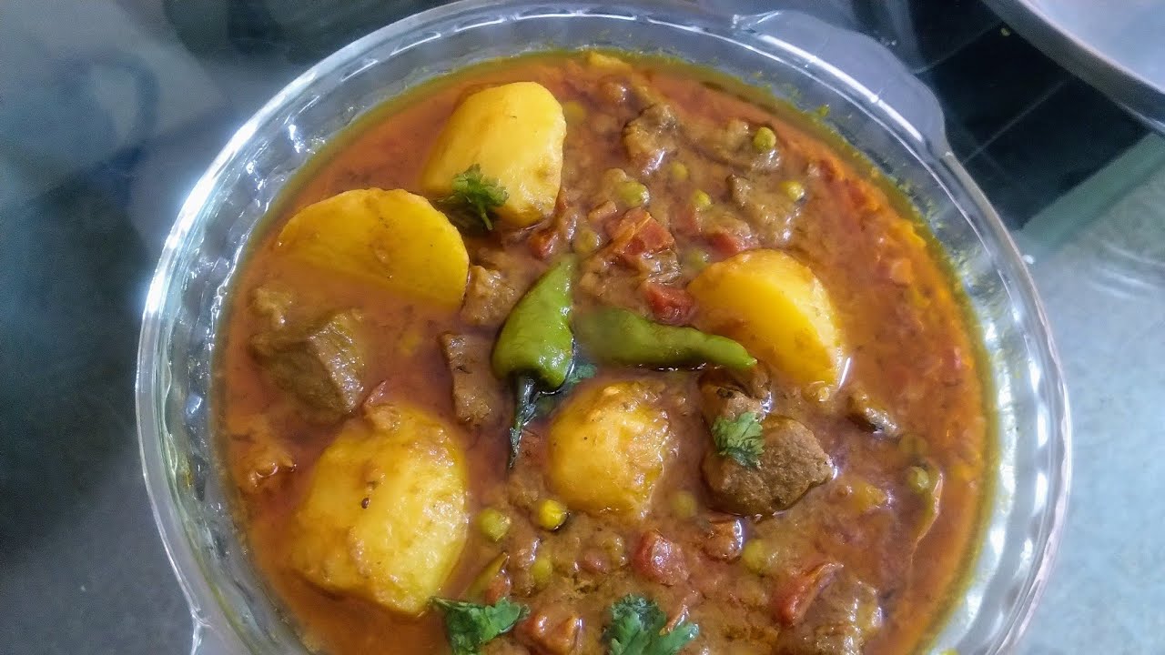 Alu Matar Gajar Gosht | Winters Special Alu Matar Gajar Gosht With ...