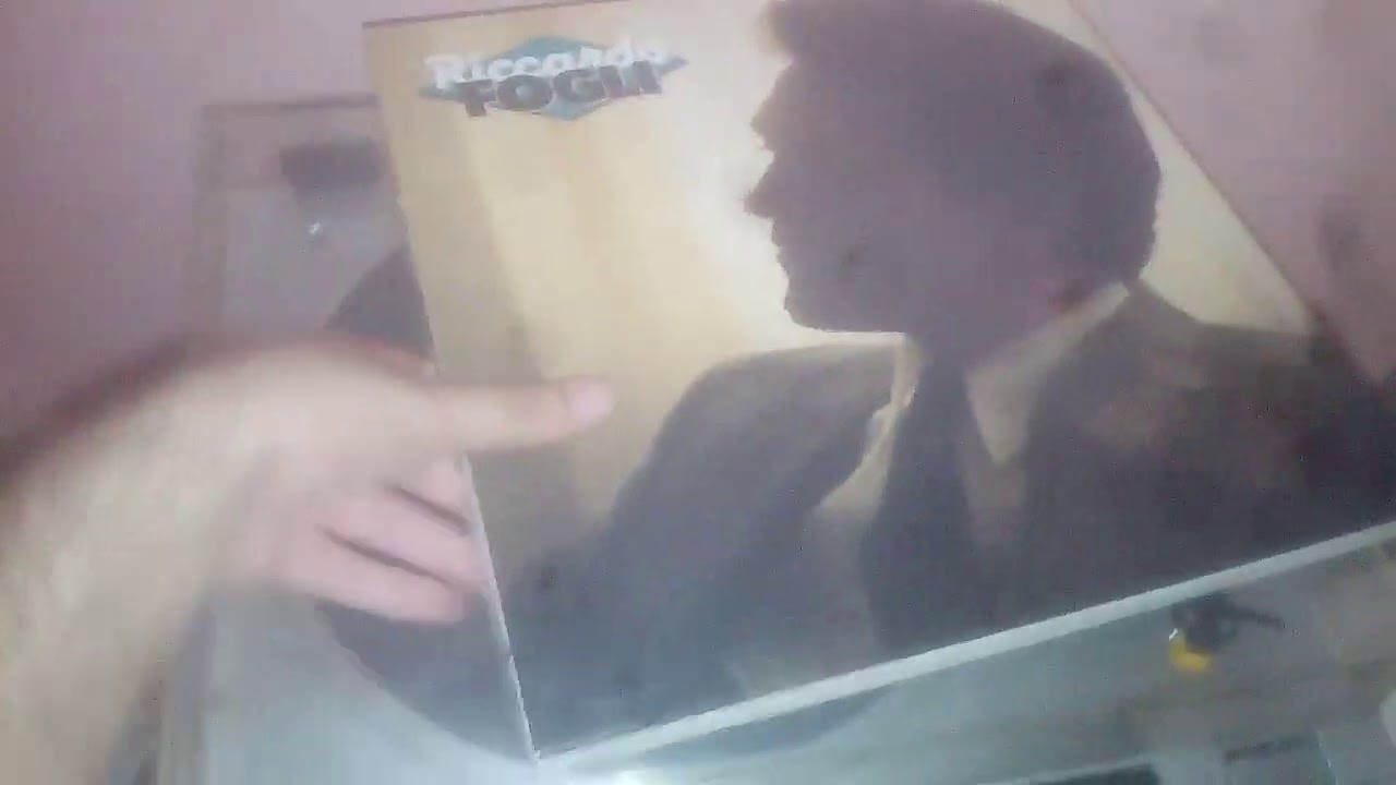 RICCARDO FOGLI VLOG CON I BOX IN VINILE E MUSICASSETTA - YouTube