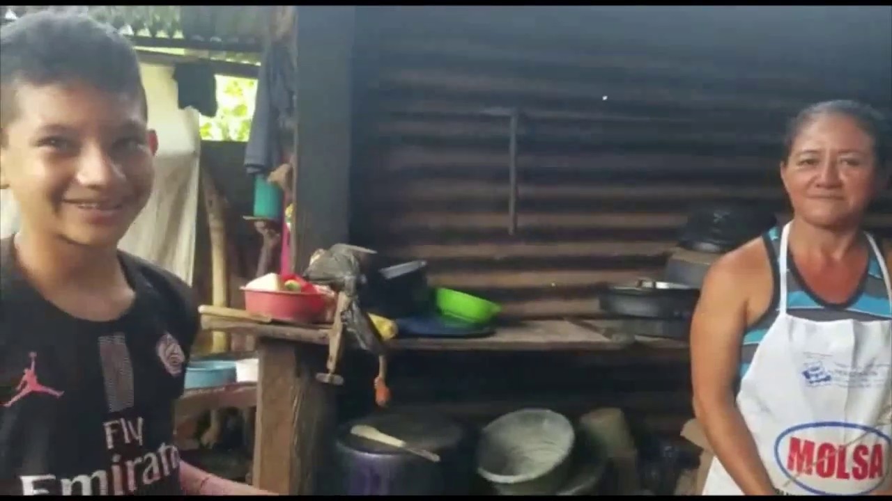 EN LA PREPARACION DEL RECAUDO PARA EL POLLO QUE RICO SE VE.CAP2 - YouTube