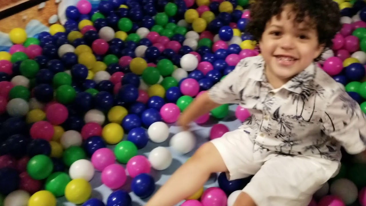 Catch air indoor playground birthday party - YouTube