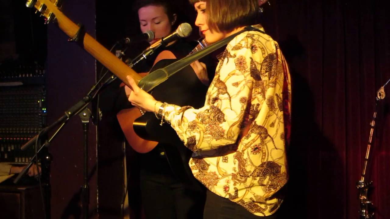 ME and Deboe - Girls To The Front - YouTube