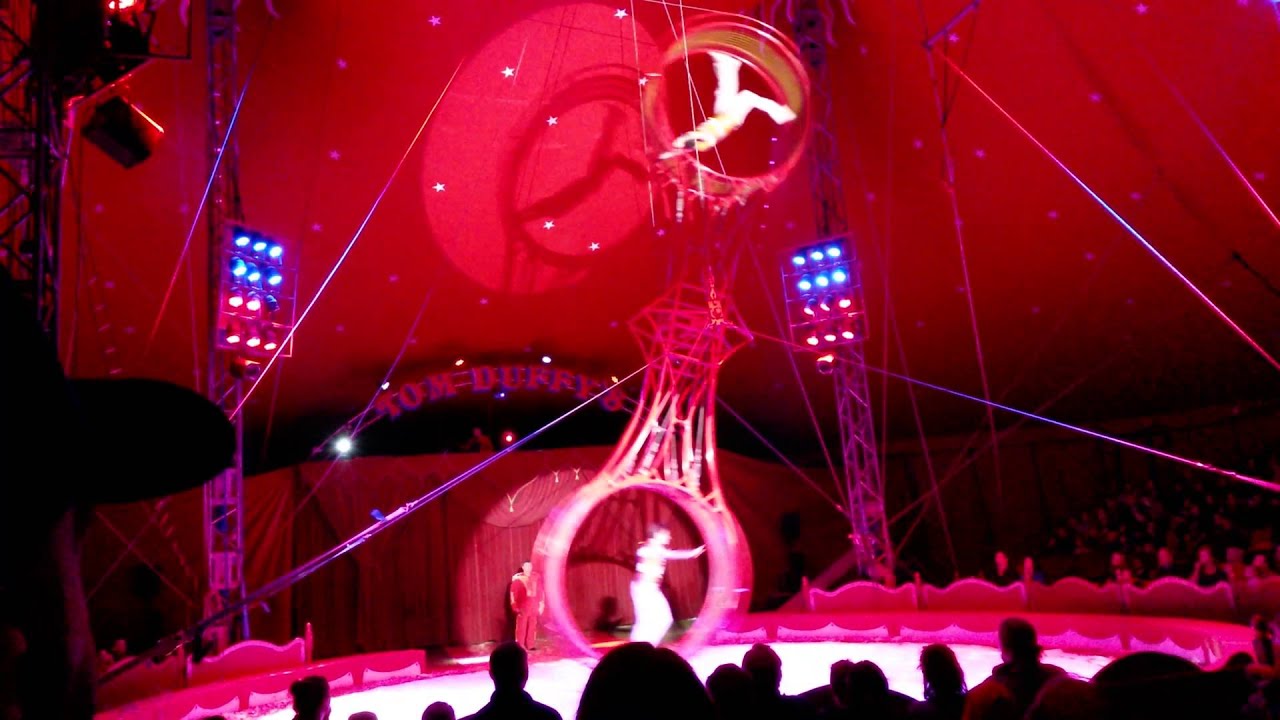 Duffy's circus Coleraine 2015 - YouTube