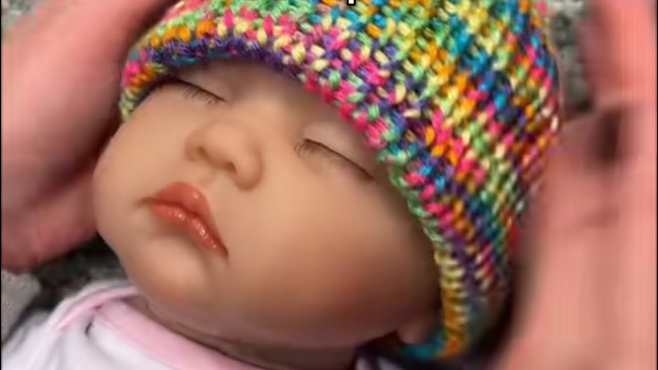 Infant size beanie hat panel mode Sentro 48 needle knitting machine ...