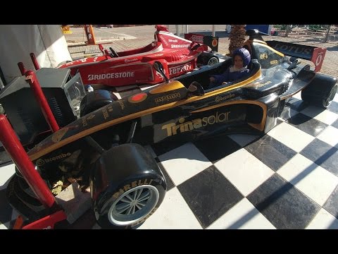 Lunaparkta full atraksiyonlu eğlence, çocuk videosu