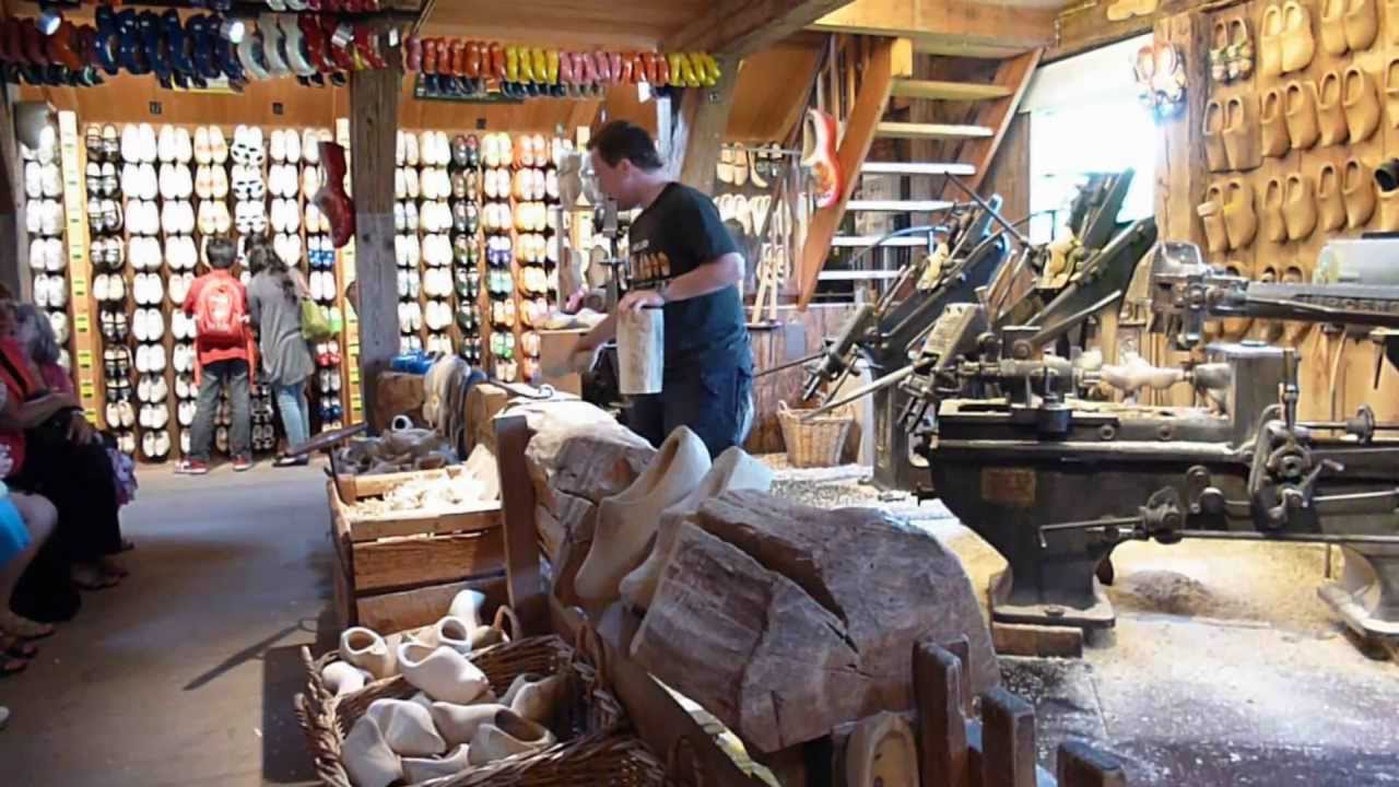HOW DUTCH CLOGS ARE MADE TODAY - YouTube