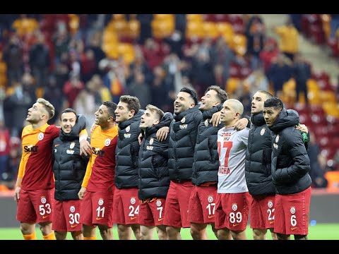 Galatasaraylı oyuncular omuz omuza verdi #şereftir seni sevmek şarkısını söyledi