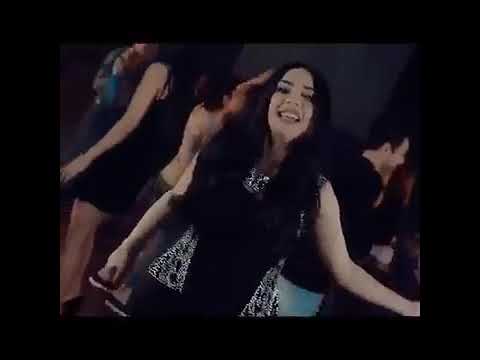 gozel mahni oxuyan qiz