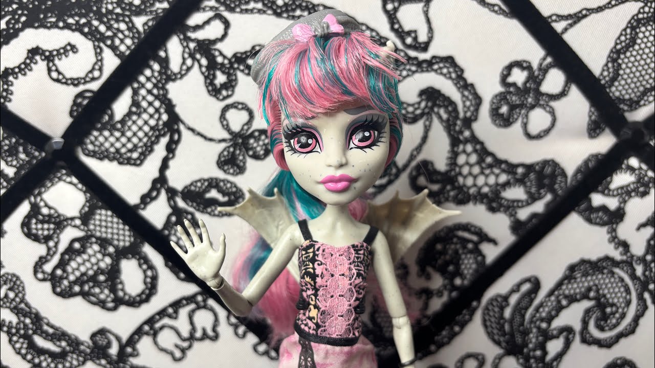 Monster High (Scaris) Rochelle Goyle Doll Review - YouTube