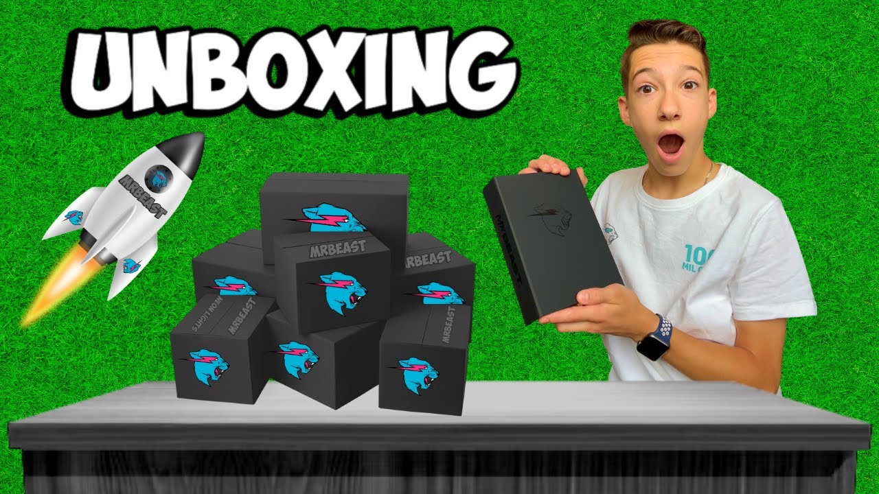 Unboxing MrBeast MYSTERY Package... - YouTube