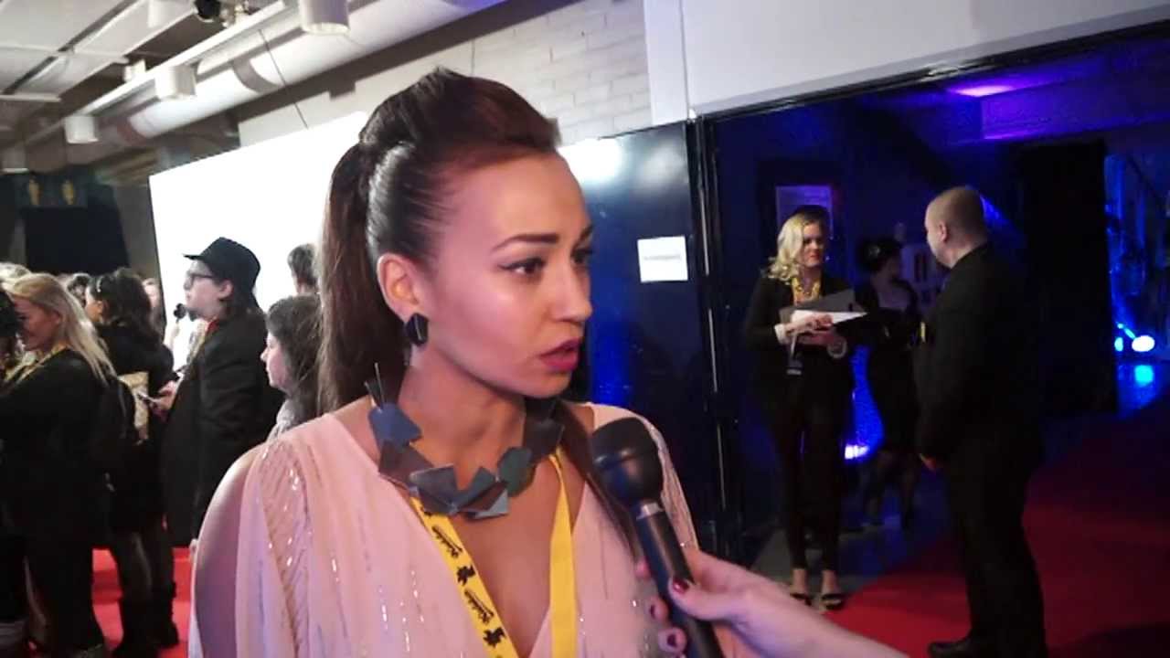 Chaos Tube: Tea Khalifa haastattelussa @ Emma Gaala 2014 - YouTube