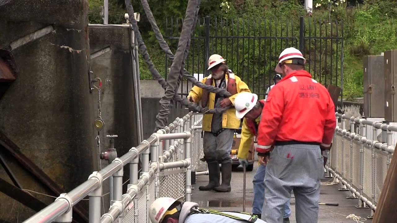 Tainter Gate Removal - YouTube