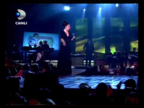 Funda Arar - Bir Teselli Ver