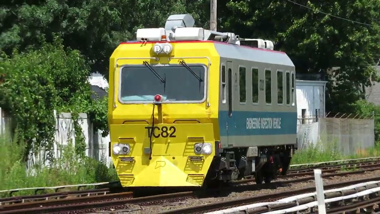HD/60p: LIRR's TC82 returning to Babylon Yard from Valley Stream - YouTube