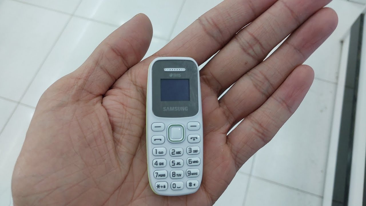 Small samsung smartphone - YouTube