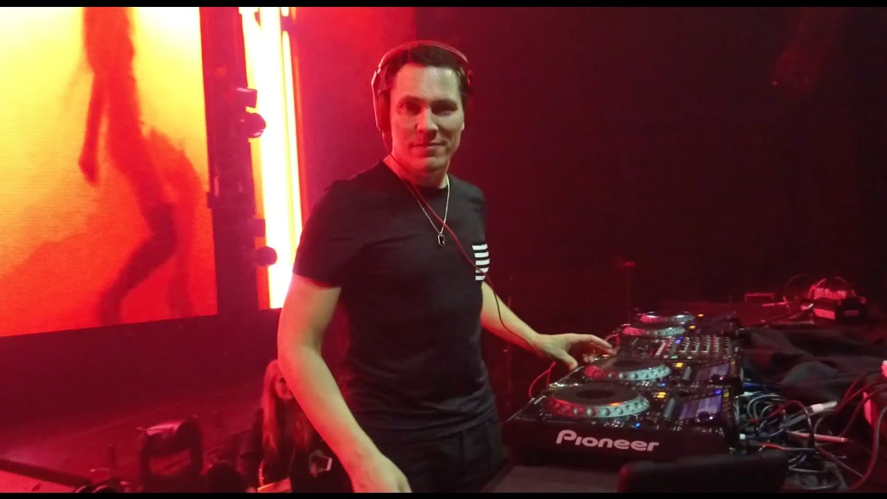 INFUSION TV Sessions - DJ Tiësto - YouTube