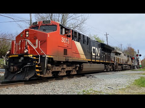 IC 9628! CN 3075 Leads Z120 Eastbound Towards Rockingham Yard. At ...
