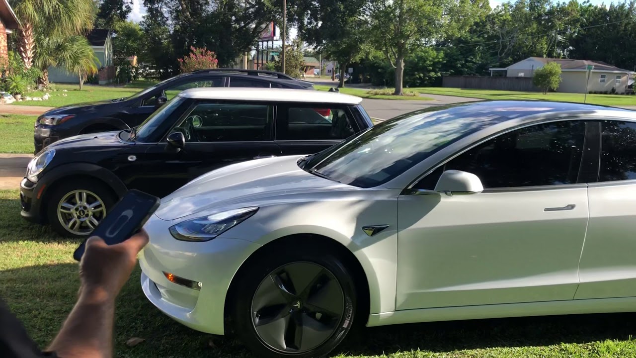 TESLA Summon Model 3 - YouTube