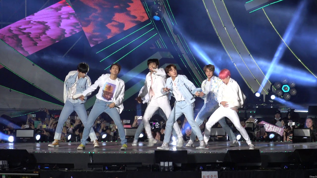 190428 광주 Super Concert 방탄소년단(BTS) - IDOL - YouTube