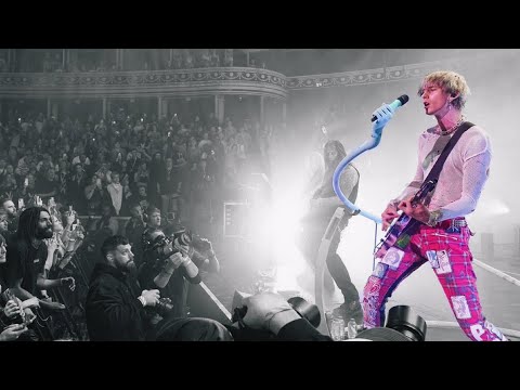 Machine Gun Kelly Emo Girl Live - Leeds 2022 - YouTube