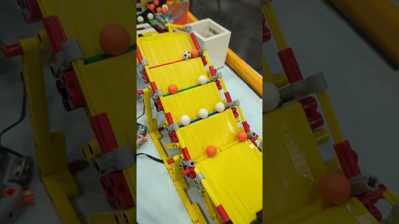 LEGO Ball Machine at Bricks Cascade 2023 | Brick Finds & Flips