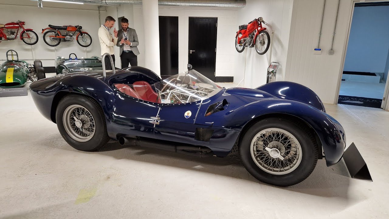 Gordon's Garage - touring Gordon Murrays personal car collection - YouTube