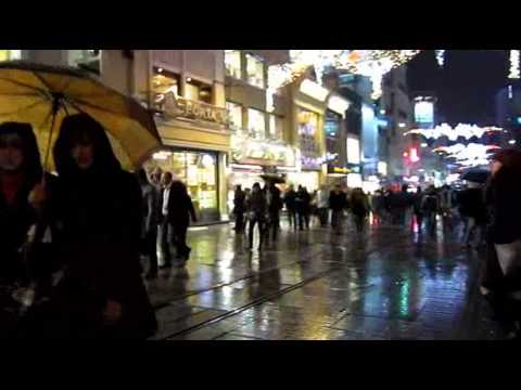 Taksim'de Yağmurlu Bir Pazar Gecesi.wmv