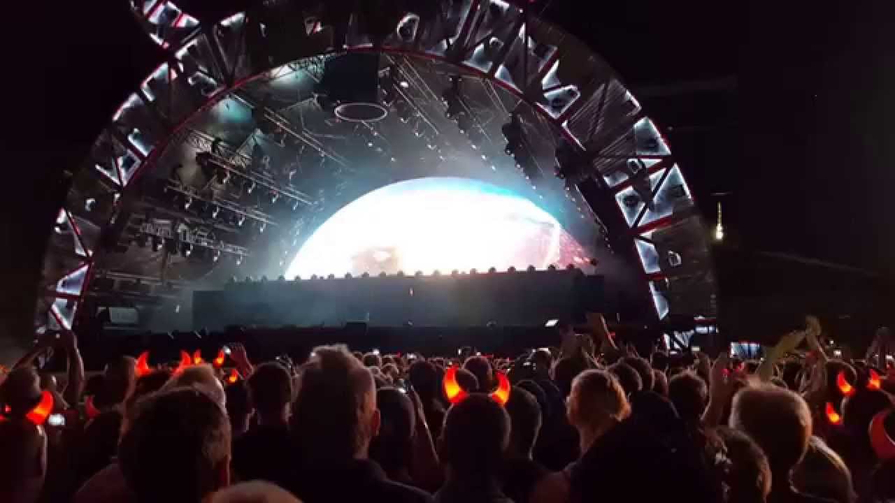 AC/DC Intro Friends Arena 2015 - YouTube