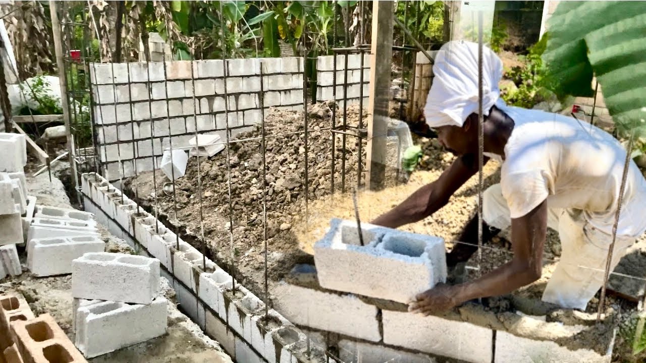 Starting the block work | blocking up from out the foundation - YouTube