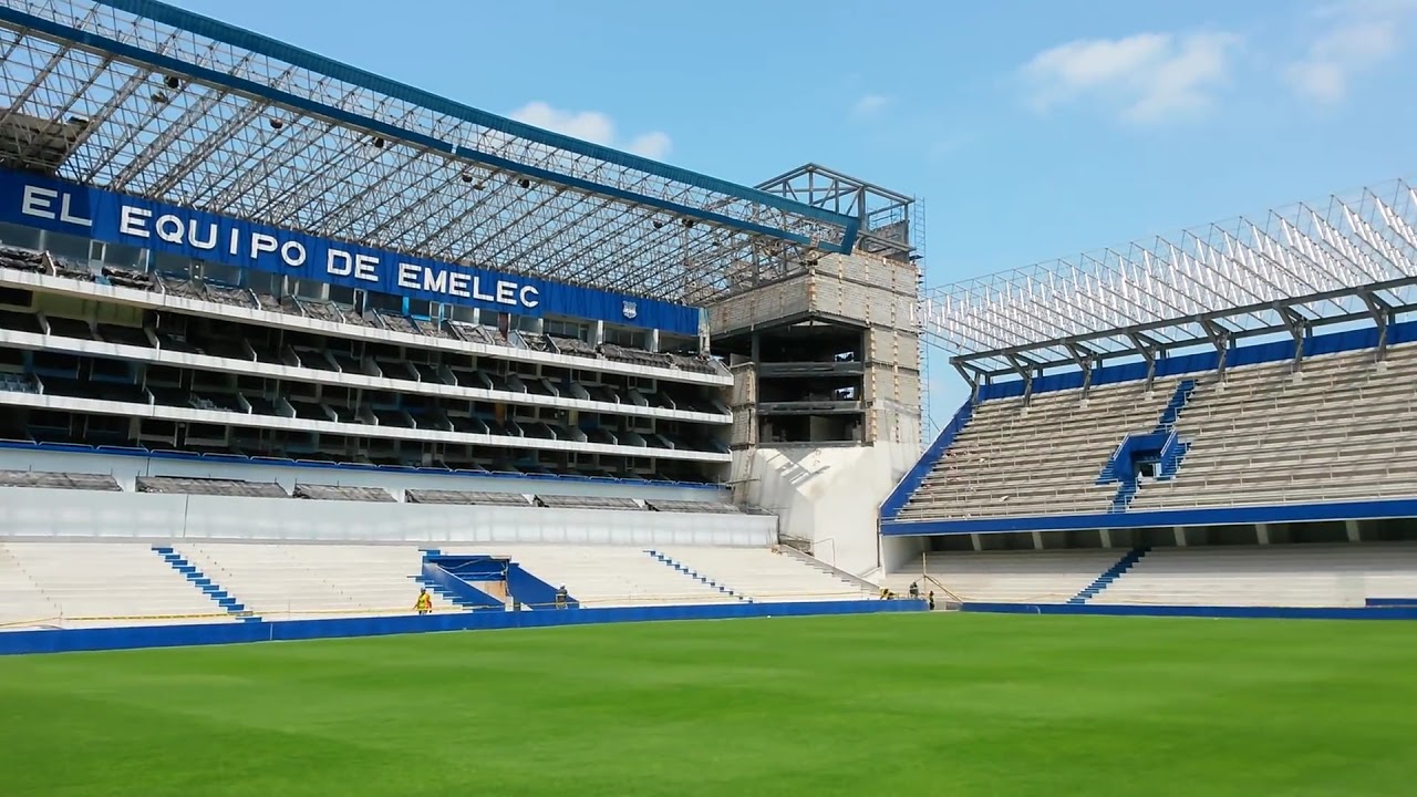 El nuevo estadio Capwell desde el centro de la cancha (24-Agosto-2016 ...