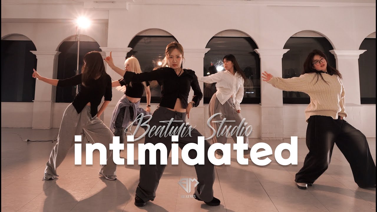 KAYTRANADA - intimidated (feat H.E.R) II girlish VEIGE class - YouTube