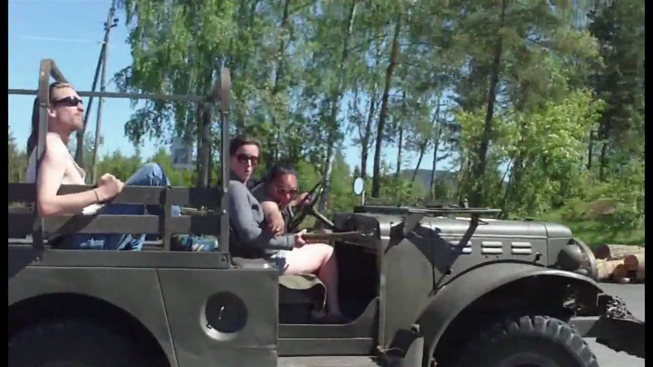 Kvarting tur med Sam (Dodge WC52 1942 model) - YouTube