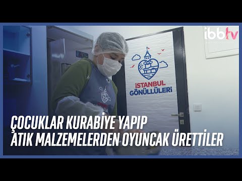 İstanbul Gönüllüleri  İBB Mahalle Evleri'nde çocuklara etkinlikler düzenliyor.