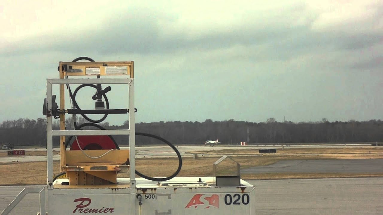 NAS Meridian T-45 Jet doing a Touch and Go on the Meridian Municipal ...