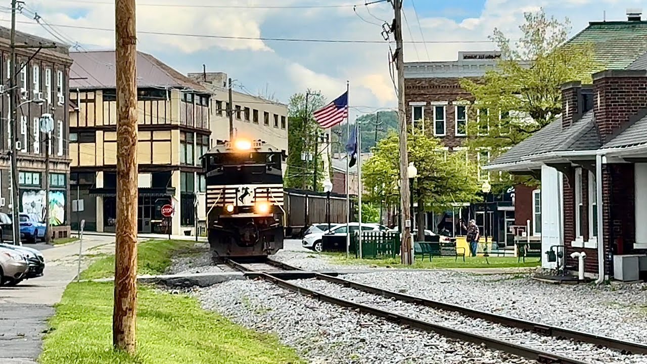 NS’s C47 Loaded Coal Train Winding Thru Windber, PA. - YouTube