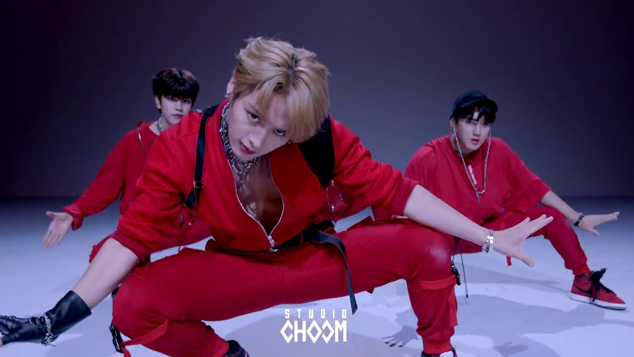 [Stray Kids / Lee Know] Dijo que no tenía abdominales ... Los ...