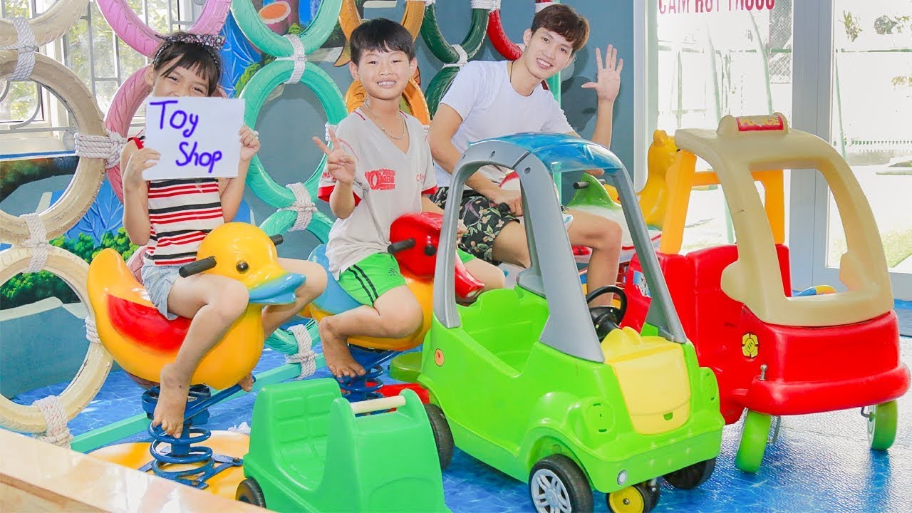 Kids Competition Drive Ride On Car Indoor Playground! Kids wheel on the ...