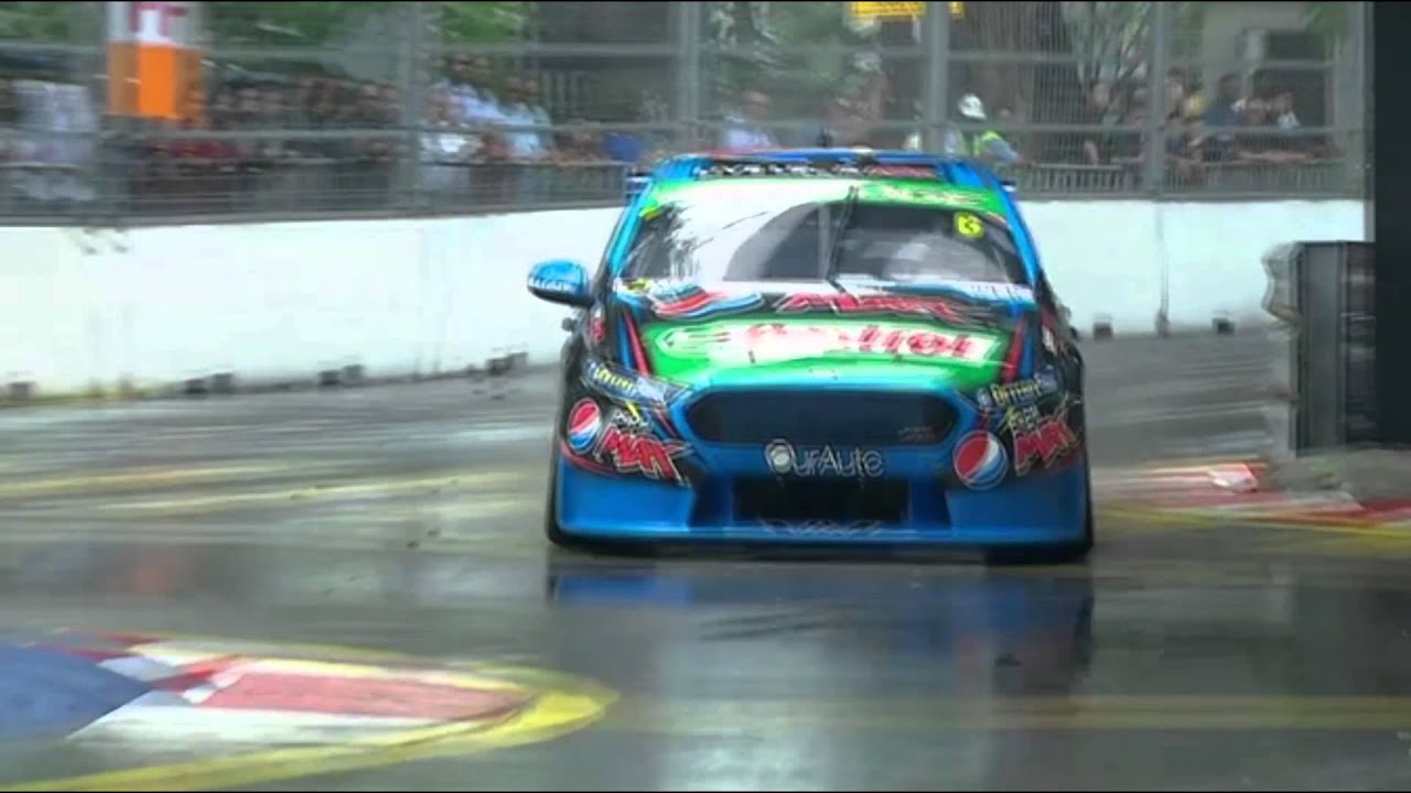 KL GP 2015 - V8 Supercars Practice 1 Session - YouTube