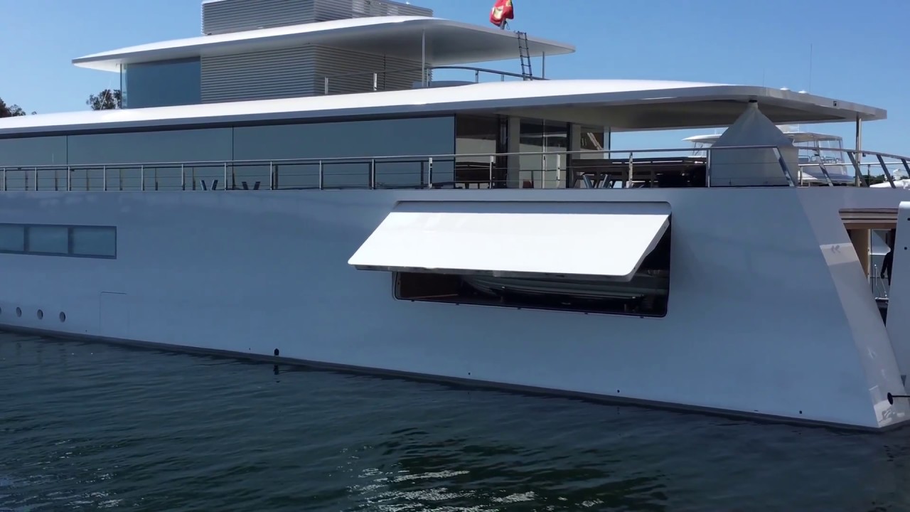 Feadship "Venus" today in San Diego, CA - YouTube
