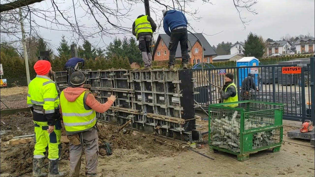 Betonowanie bramy wjazdowej - szalunki na ogrodzenie | ABC Szalunki - YouTube