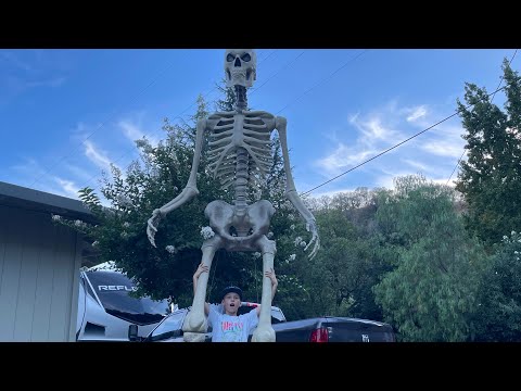 12 foot tall skeleton unboxing! - YouTube