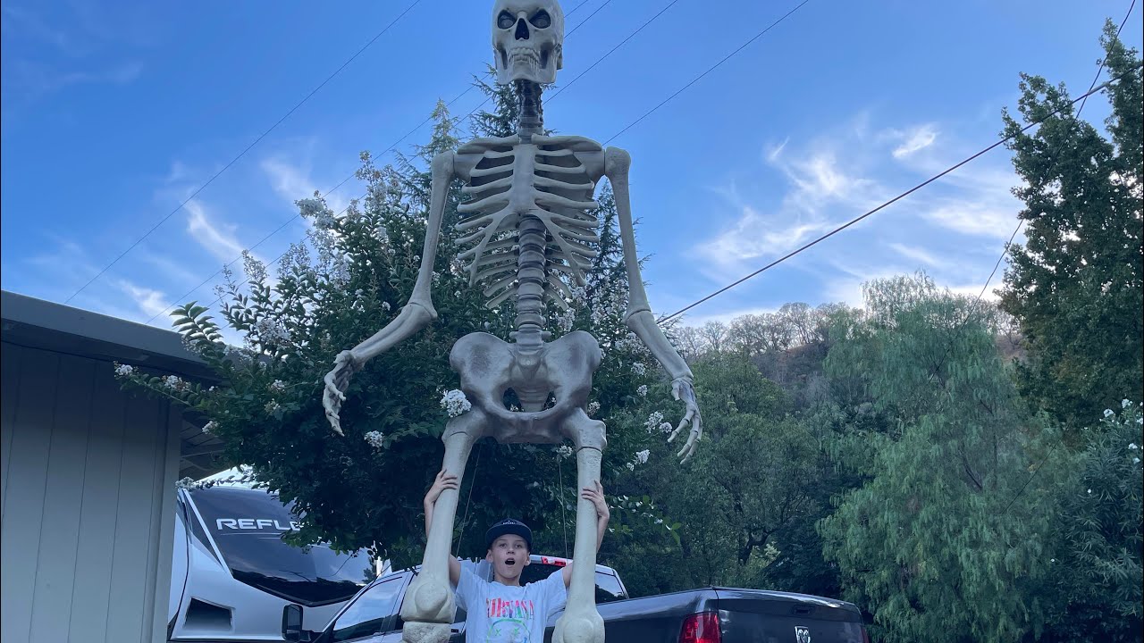 12 foot tall skeleton unboxing! - YouTube